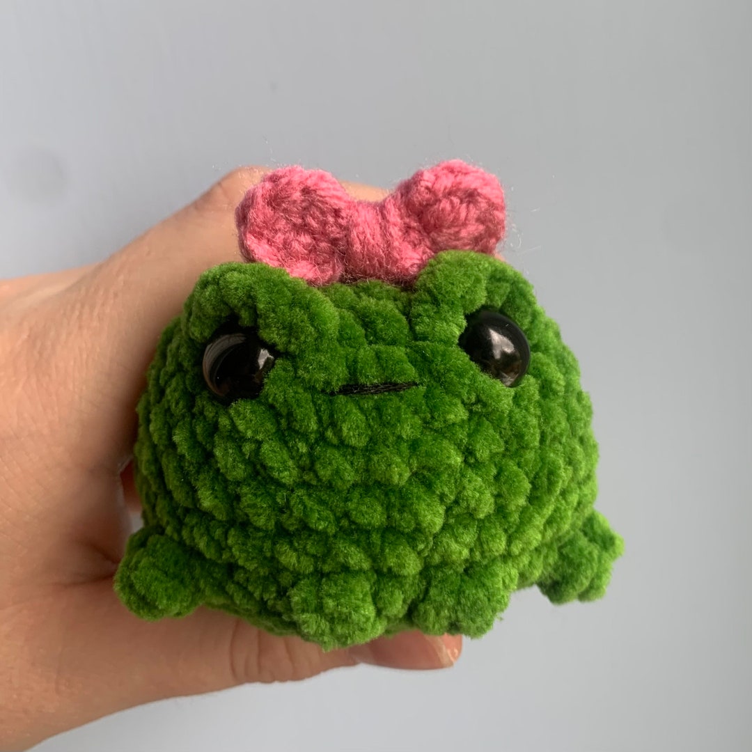 Coquette Frog Desk Pet, Crochet Plush, Coquette Gift, Frog Gift, Funny ...