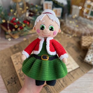 Crochet Pattern Doll Mrs. Santa Claus. TUTORIAL Doll Mrs. Claus in ...