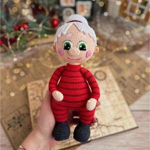 Crochet Pattern Doll Mrs. Santa Claus. TUTORIAL Doll Mrs. Claus in ...