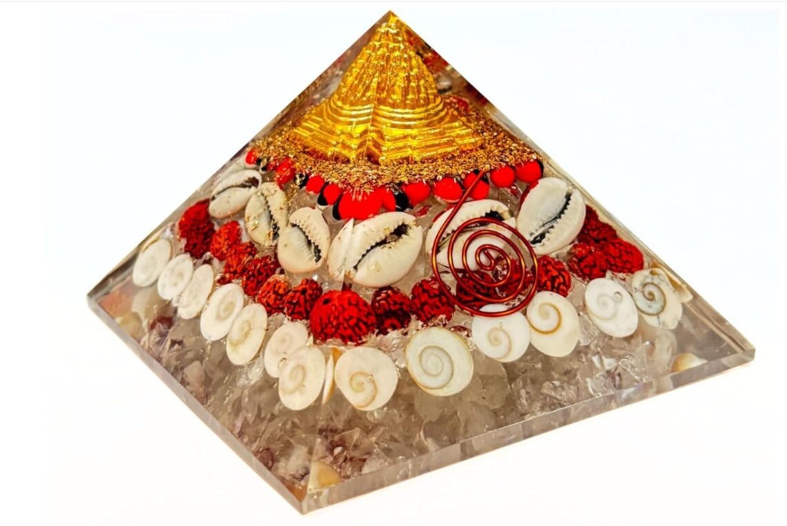 Gomati Chakra Pyramid With Rudraksha Shree Yantra Kauri and Ratti for ...