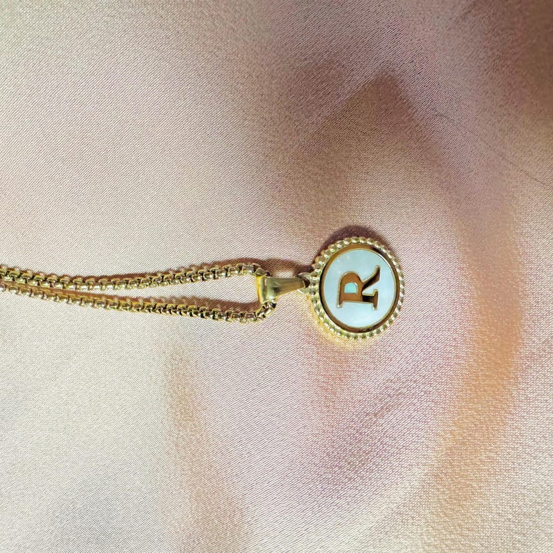 Letter R Necklace - Etsy