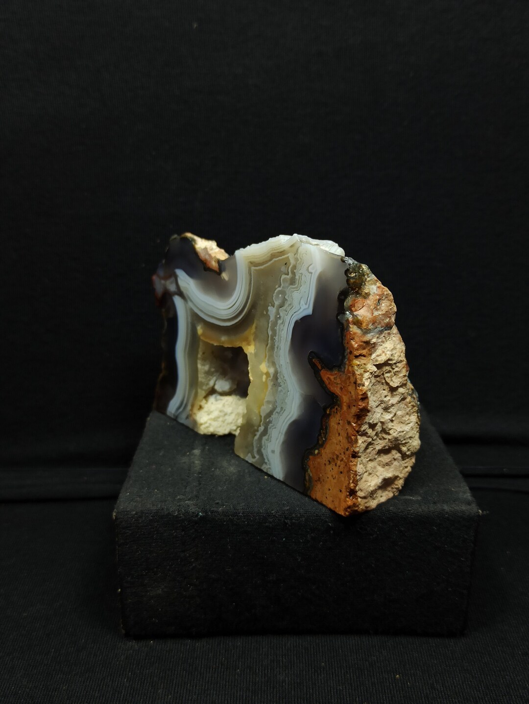 Blue and White Lace Banded Geode Cut Base Agate, Turkish Agate ...