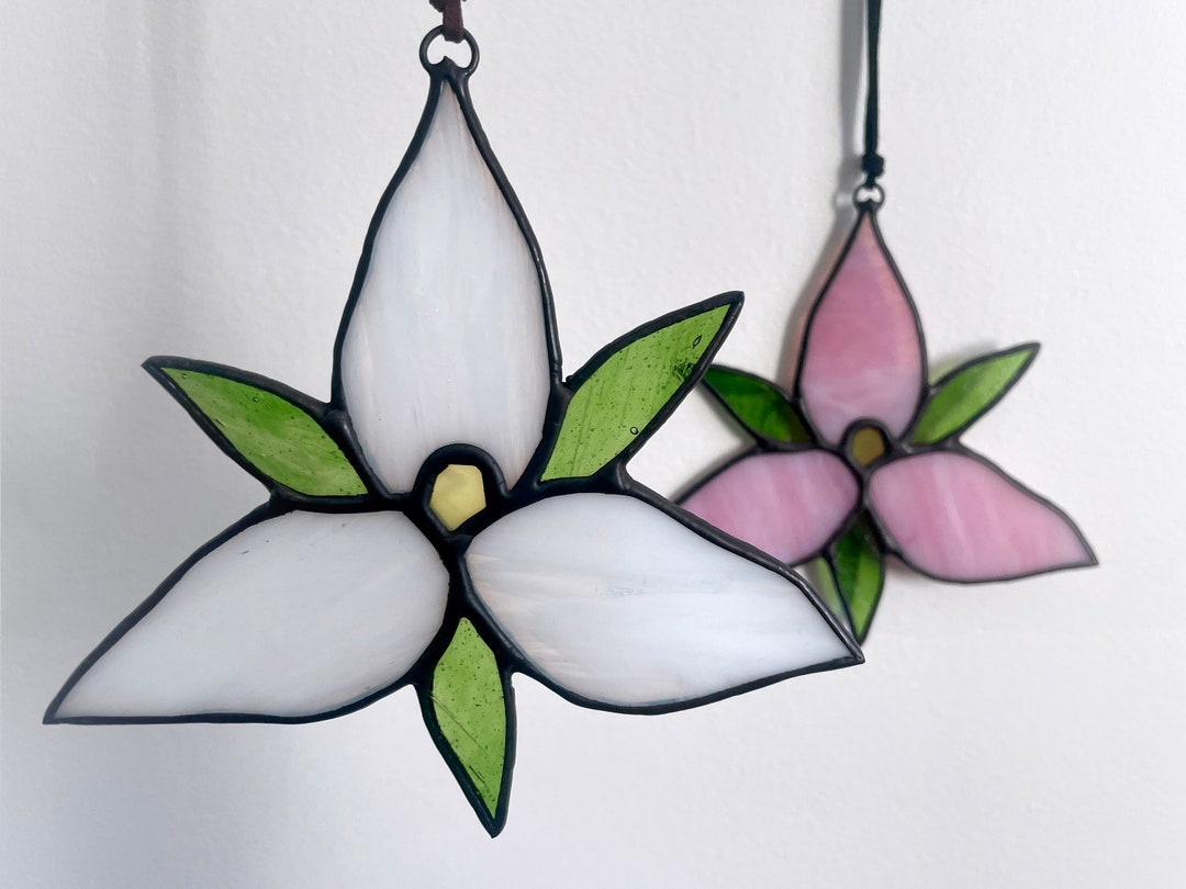 Stained Glass Trillium Suncatcher, Stained Glass Pink White Flower ...