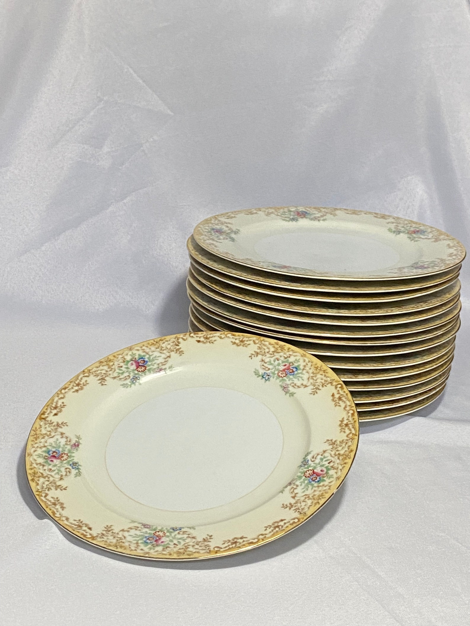 Royal Chester Floral Dinner Plates Made in Japan 9 3/4 - Etsy