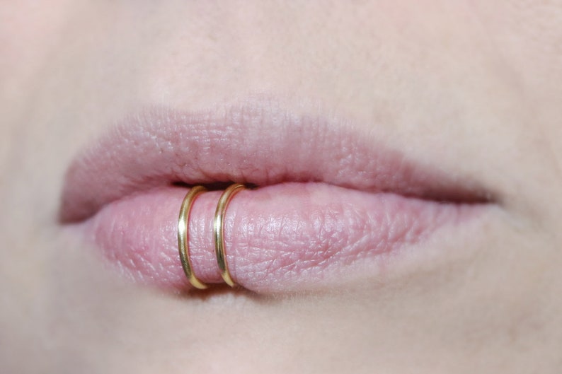 Dolphin Kiss Lip Cuff: Fake Piercing, GOLD (18 Gauge) Fake Labret - Etsy