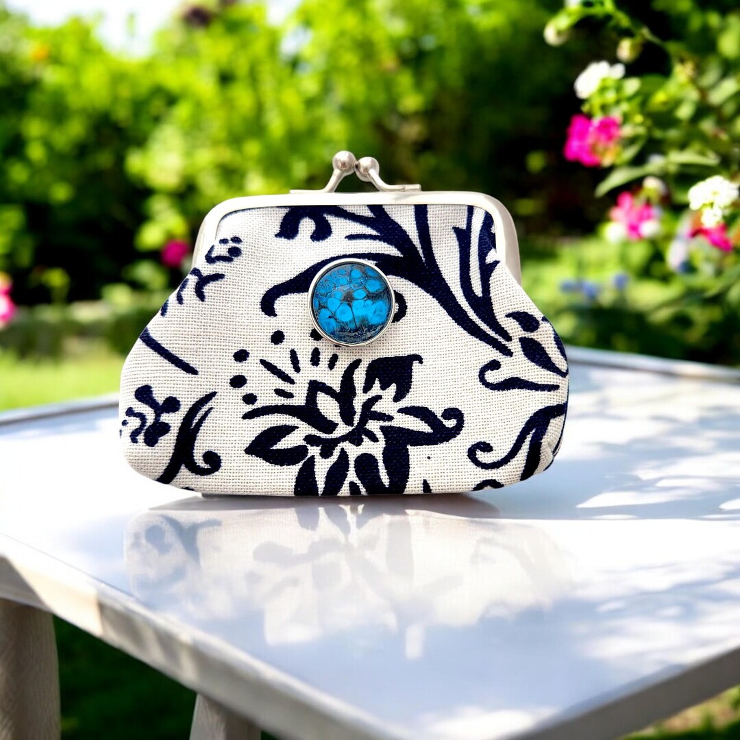Black & White Snap Purse – Compact Coin or Makeup Bag With ...