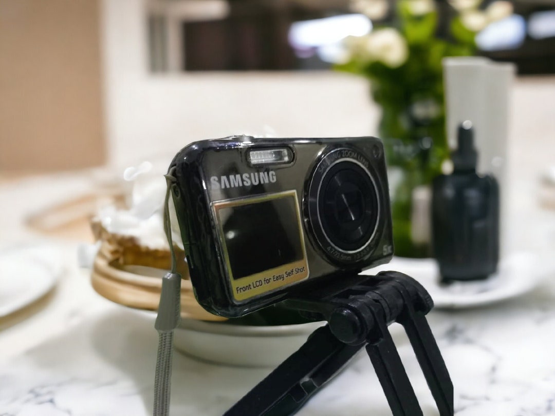 Samsung PL121 Digital Camera 14.2MP, Dual LCD Screens, Compact ...
