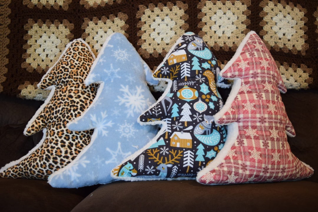 Christmas Tree-shaped Pillow, Plush Sherpa Christmas Tree Pillows ...