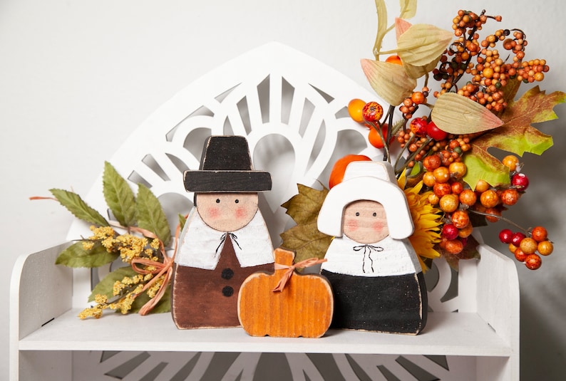 Rustic Wood Pilgrim Couple: Farmhouse Thanksgiving Decor - Etsy