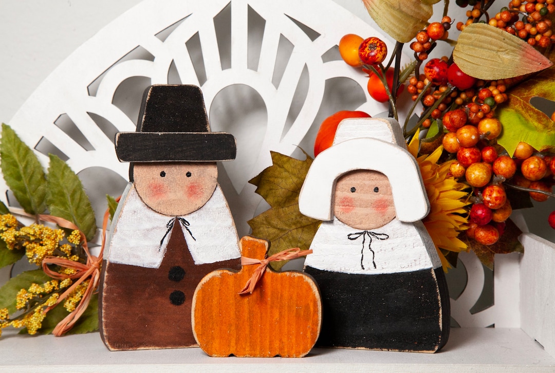Rustic Wood Pilgrim Couple: Farmhouse Thanksgiving Decor - Etsy