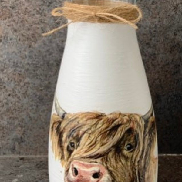 Highland Cow Vase - Etsy UK
