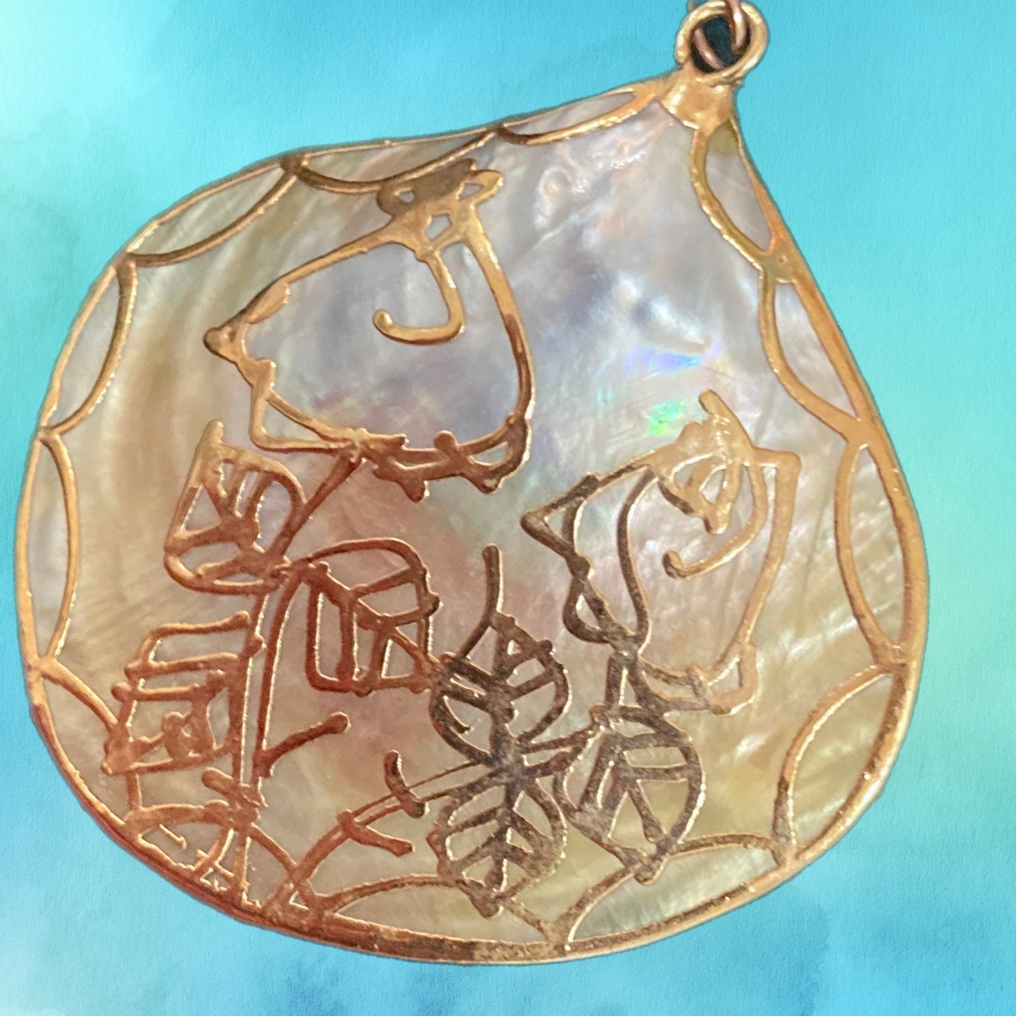 The Blue Lagoon House/huge Shell Pendant/vintage Gold From the 70s/sea ...