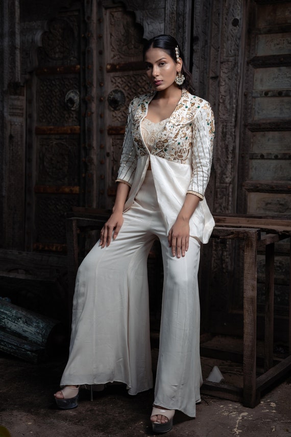 Sahara Close-fitting Suit Set Flesh