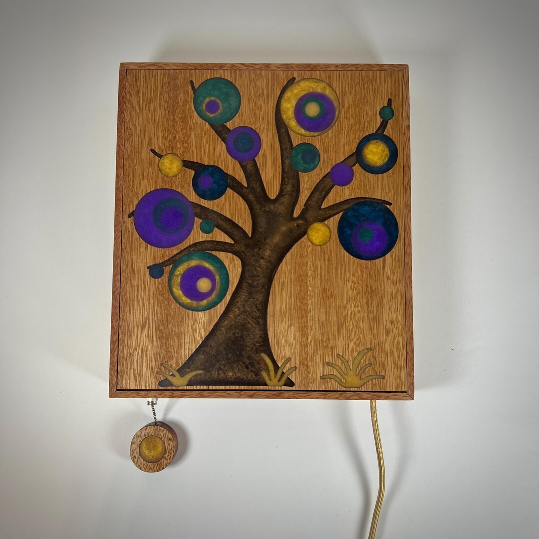 Abstract Circle Tree Light Box With Gombe Wood and Epoxy Resin Wall ...