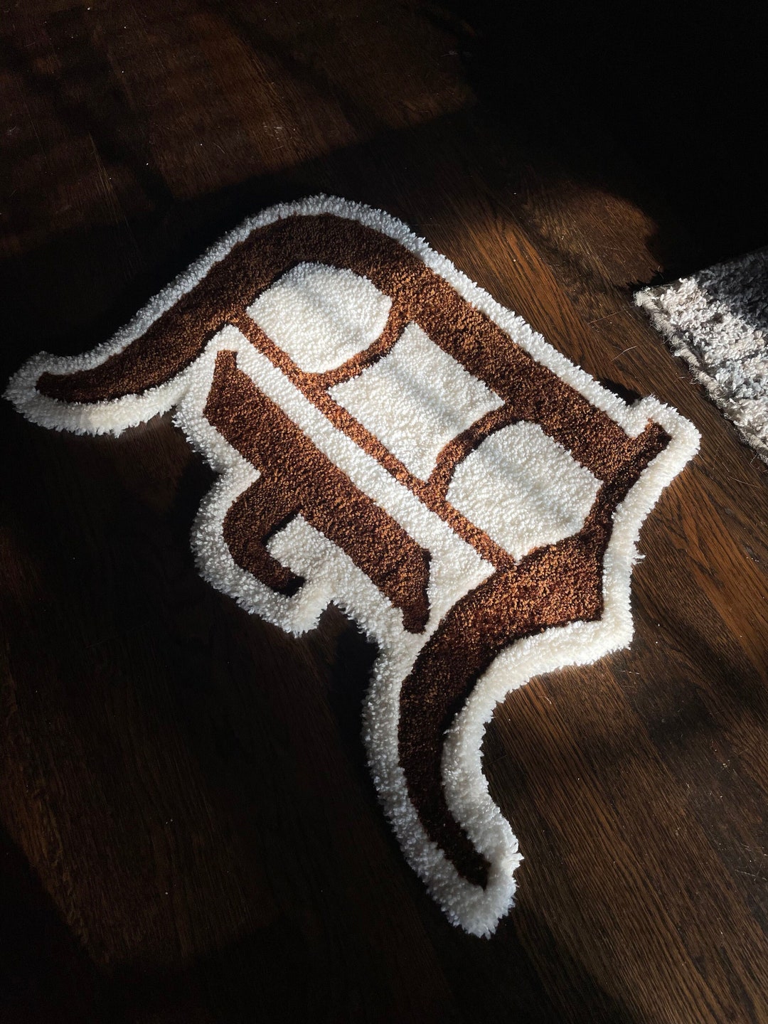 Custom Initial Tuft Rug, Old English d, Detroit Michigan Gift ...
