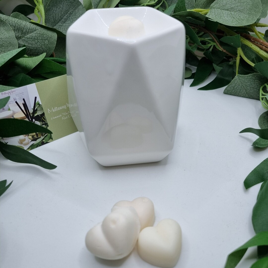 Abstract Design White Wax Burner/ Oil Burner. Sleek Elegant Design ...