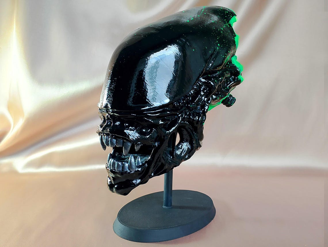 ALIEN XENOMORPH TROPHY Ripped Head / Fluorescent Painted 3D Model 25cm ...