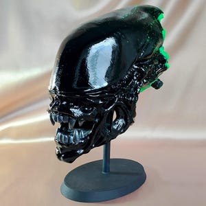 ALIEN XENOMORPH TROPHY Ripped Head / Fluorescent Painted 3D Model 25cm ...