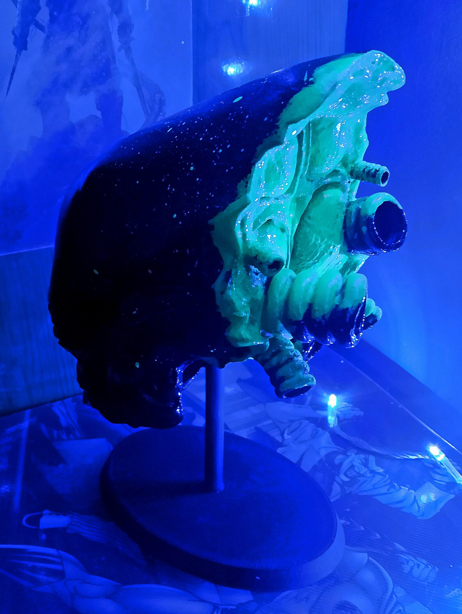 ALIEN XENOMORPH TROPHY Ripped Head / Fluorescent Painted 3D Model 25cm ...
