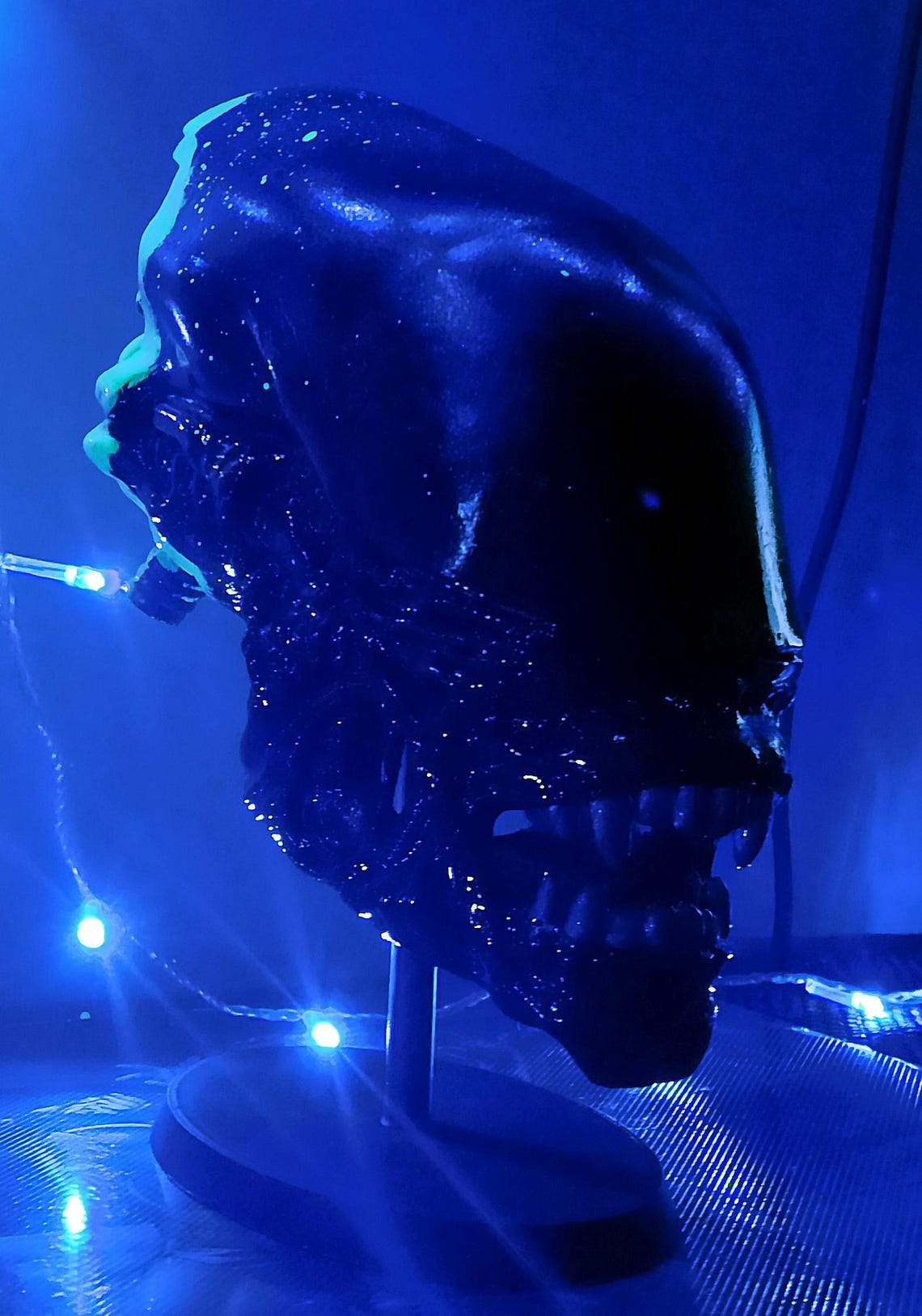 ALIEN XENOMORPH TROPHY Ripped Head / Fluorescent Painted 3D Model 25cm ...