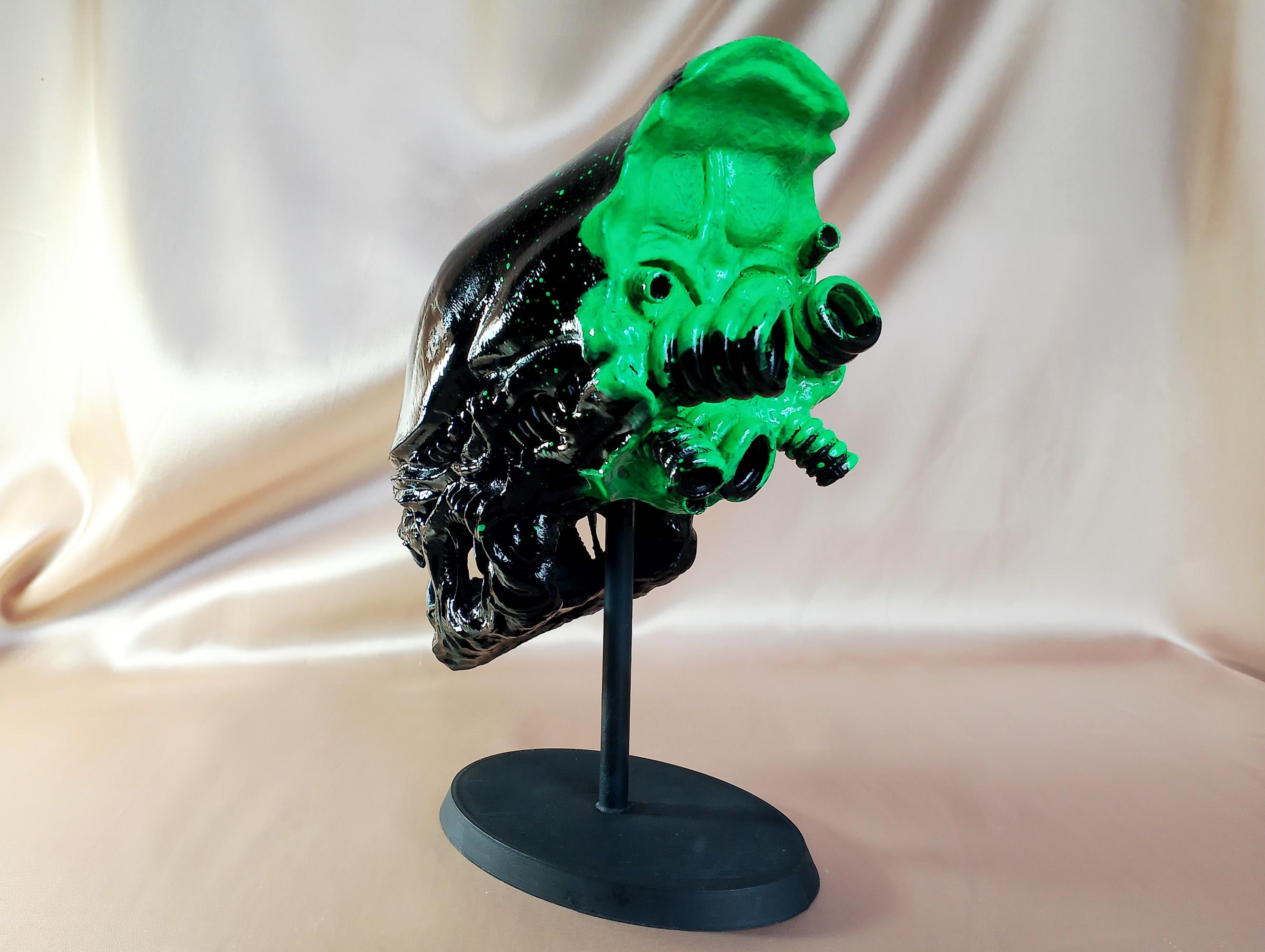 ALIEN XENOMORPH TROPHY Ripped Head / Fluorescent Painted 3D Model 25cm ...