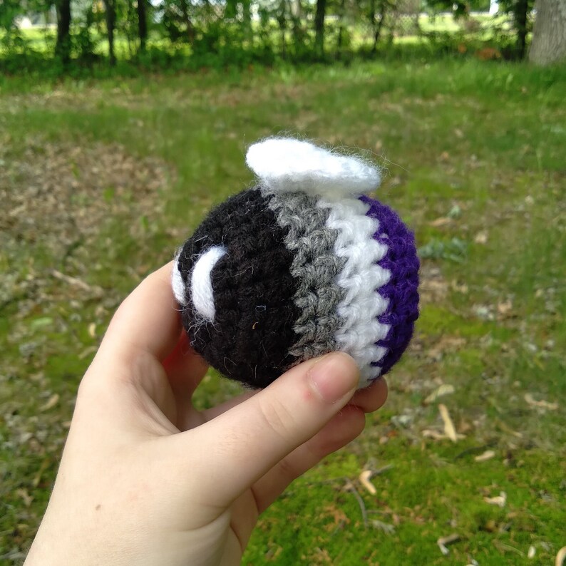 Crochet Asexual Pride Bee - Etsy