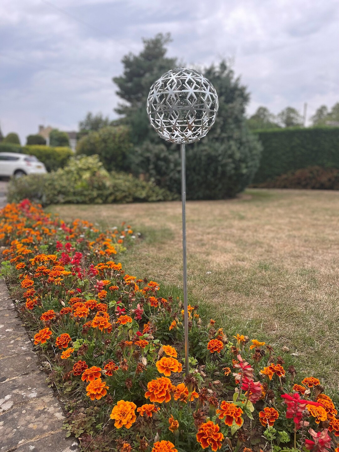 Metal Allium Garden Ornament - Etsy UK