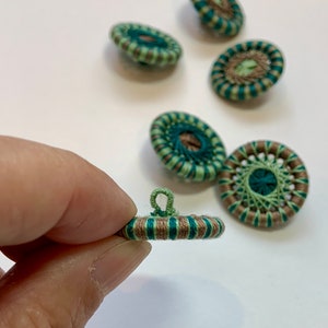 Brussels One Inch Buttons -- Set of 6 - Etsy