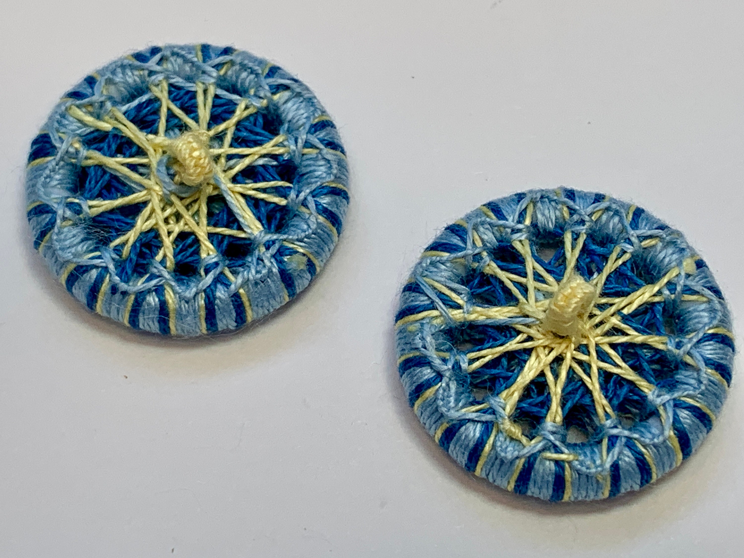 Cornflower Blue Yellow 1-1/8 Inch Buttons -- Set of 2 - Etsy