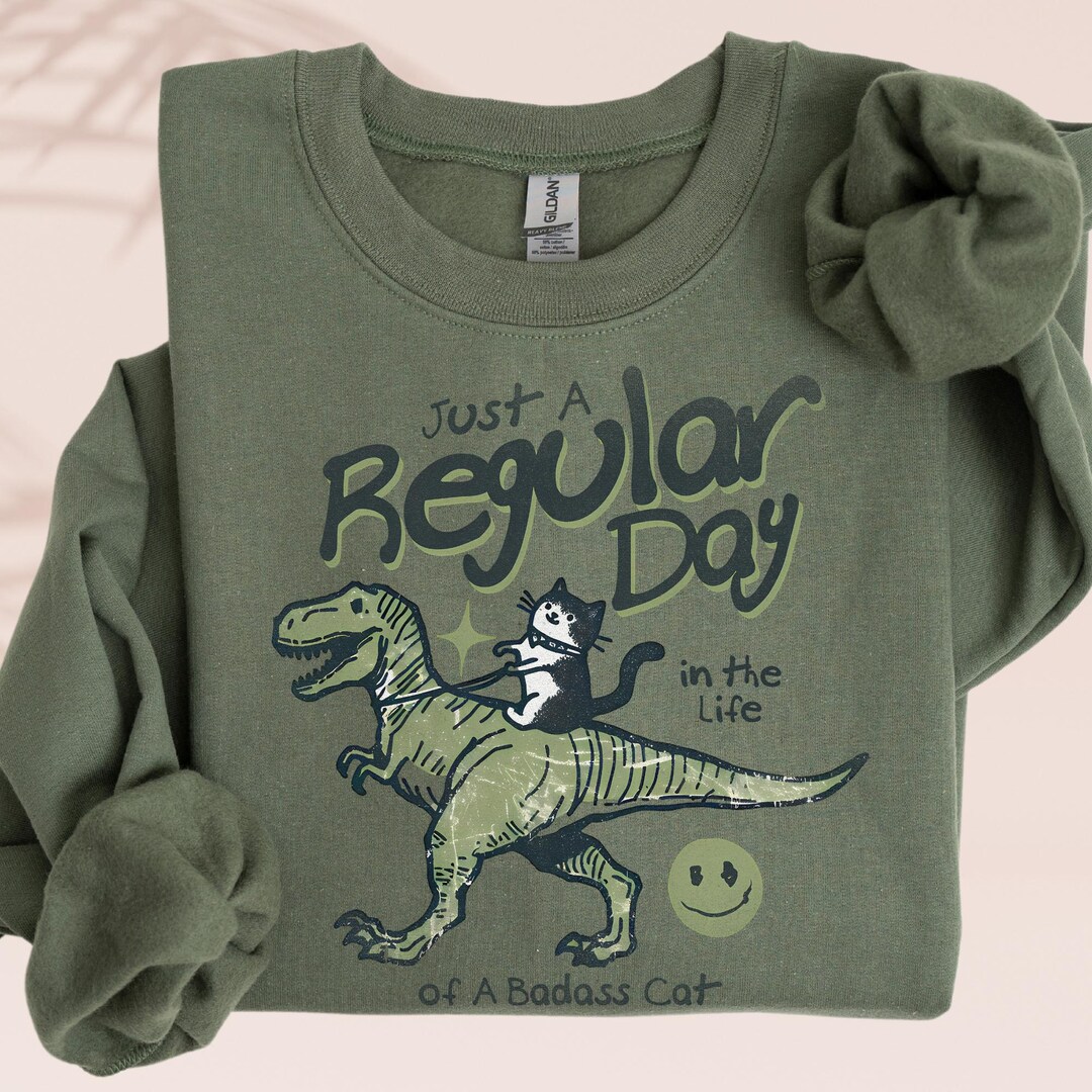 Cat Riding T-rex Sweatshirt, Vintage Style Unisex Sweater Dinosaur Cat ...