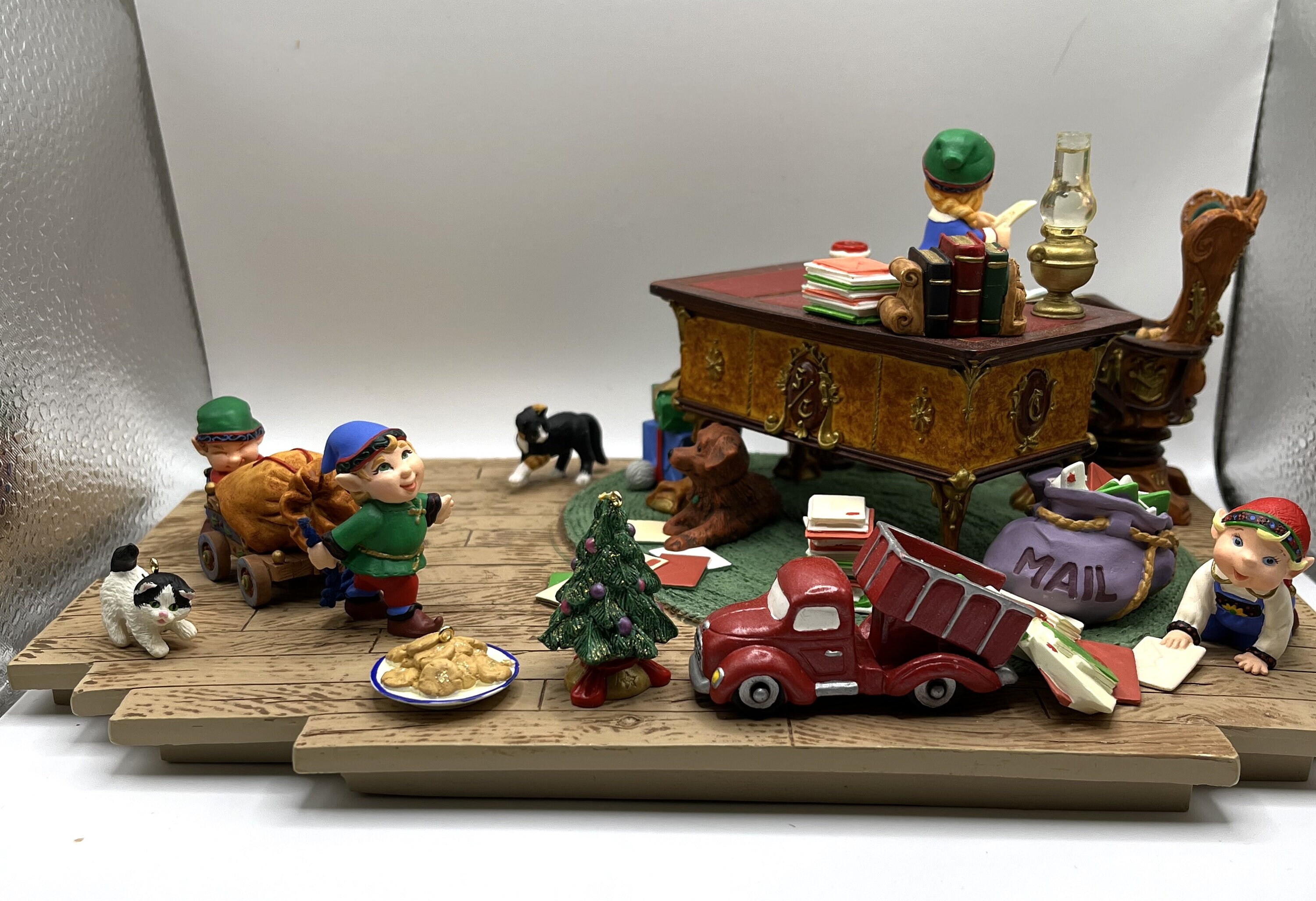 RARE! Vintage Hallmark Santa's Desk Ornament and Figurine Set Original ...