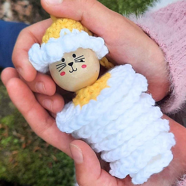 Daisy Wiggle / Worry Worm Crochet PATTERN, Worry Worm With Wooden Head ...