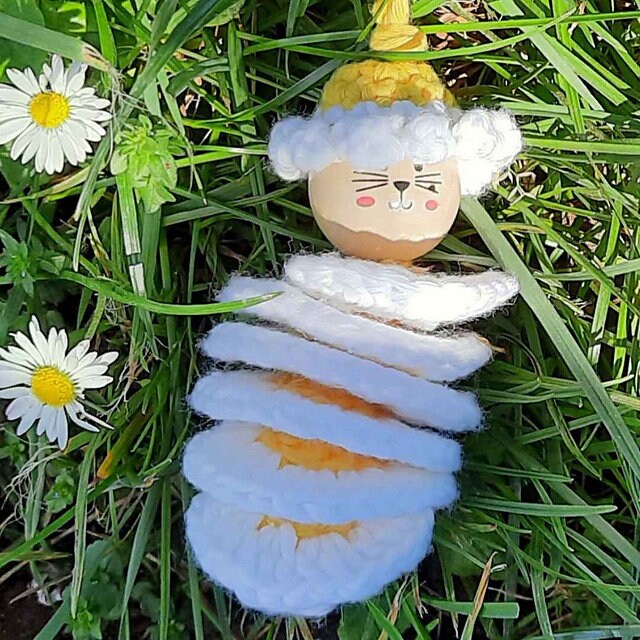 Daisy Wiggle / Worry Worm Crochet PATTERN, Worry Worm With Wooden Head ...