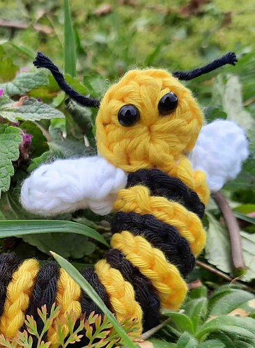 CROCHET PATTERN, Don't Worry Bee Happy, Bee Worry Worm, Spring, Anxiety ...