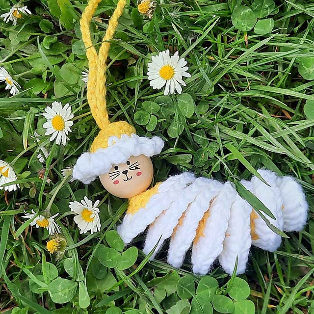 Daisy Wiggle / Worry Worm Crochet PATTERN, Worry Worm With Wooden Head ...