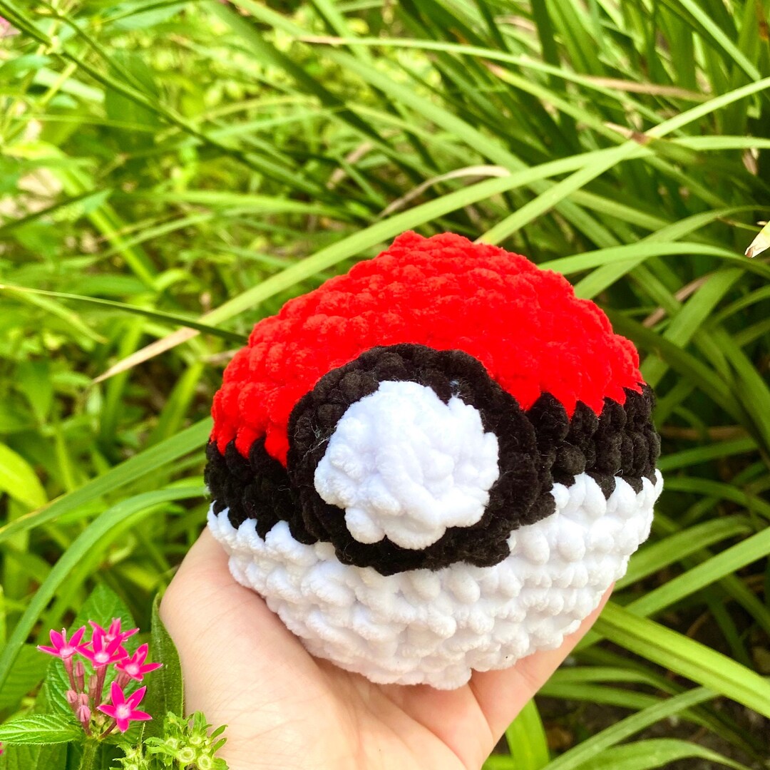 Crochet Poké Ball - Etsy