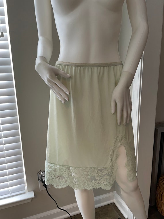 Vintage Slip Lingerie Vanity Fair Slip Skirt 1950s… Gem