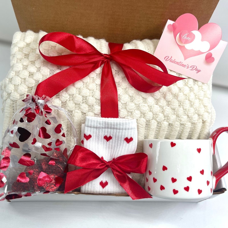 Valentine Gift Box - 60+ Gift Ideas for 2025