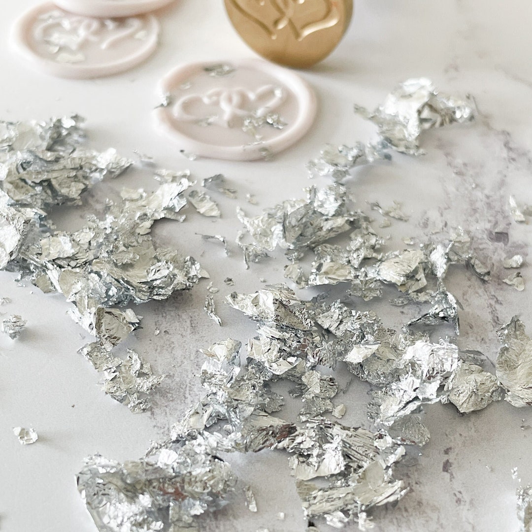 Silver Leaf Flakes / Small Flakes of Metallic Silver Leaf to Decorate ...