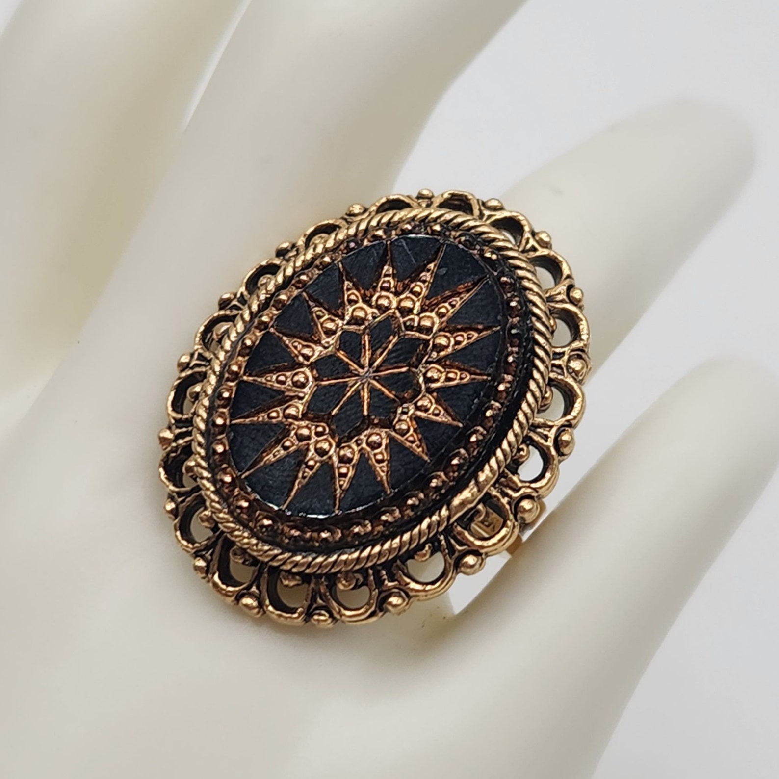 Antique Intaglio Starburst Black Etched Glass Filigree 18kgp Adjustable ...