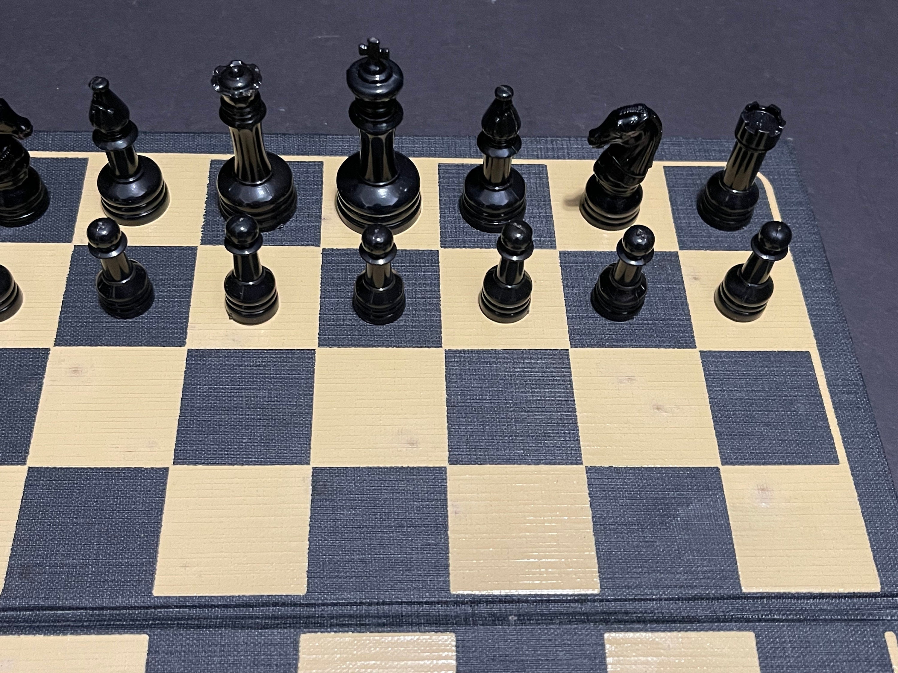 Vintage - 1945 LOWE PRESENTATION CASE - Magnetic Chess Set - #815 ...