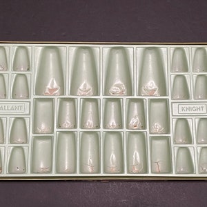 VINTAGE - GALLANT KNIGHT Chess Set - "wood Grain" - Weighted ...