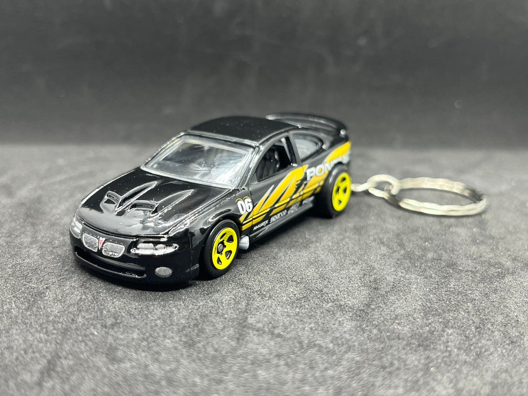 06 Pontiac GTO Novelty Keychain Made From 1/64 Diecast Model Scale Car ...