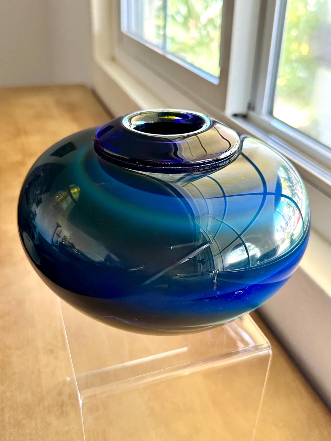 Round Northern Lights Vase Squat Shape With Aurora Borealis Colors Deep ...