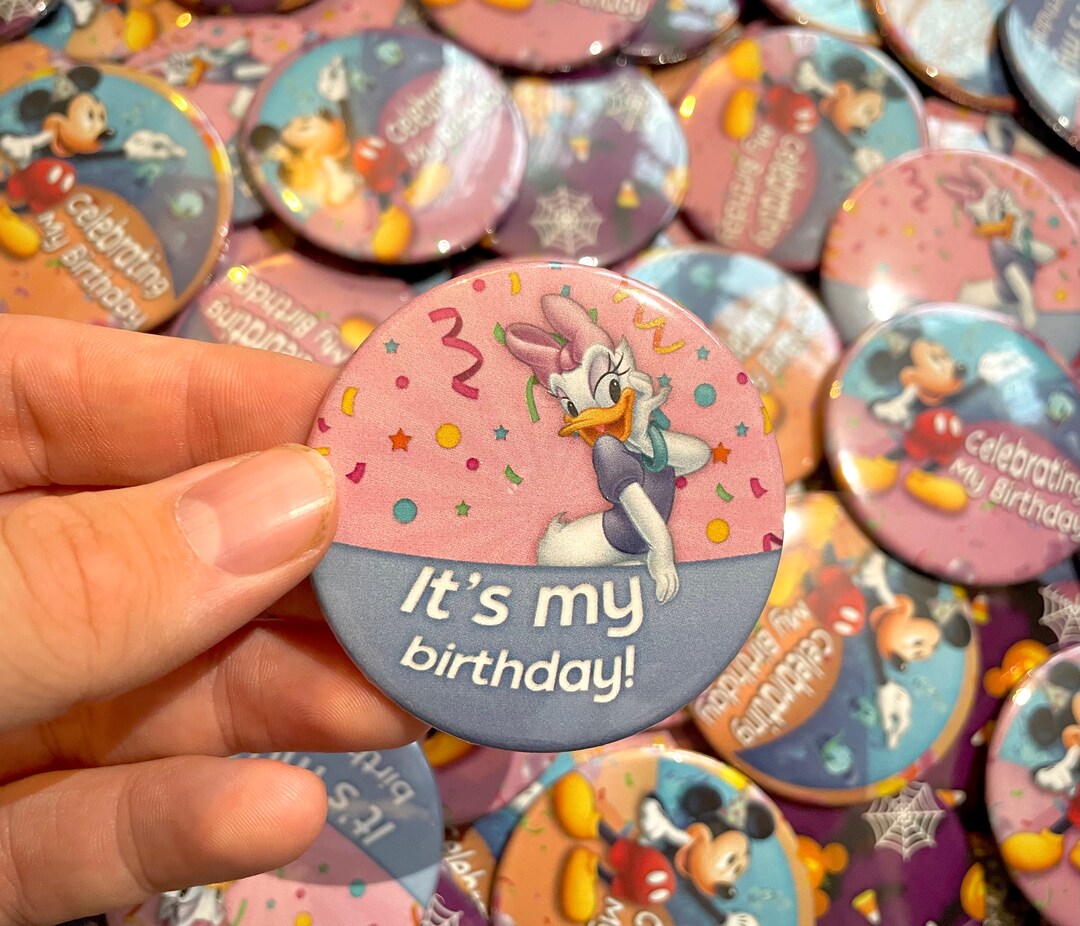 DISNEY BIRTHDAY BADGE Daisy Duck Birthday Pin Badge Perfect for ...