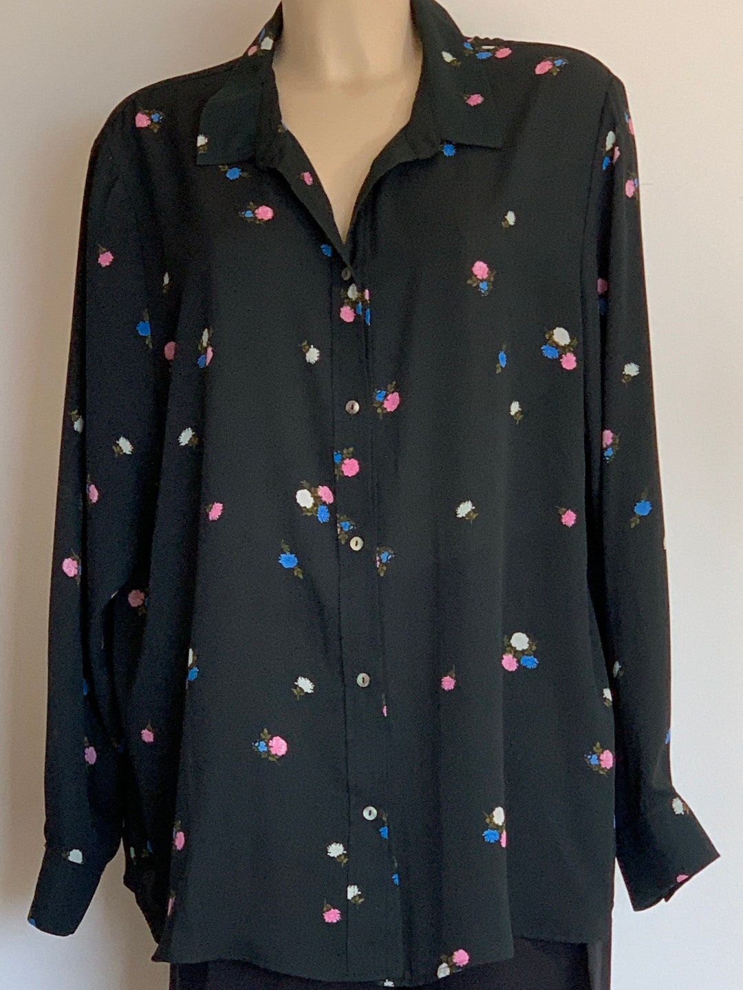 Second Hand Plus Size Shirt in Black With Pink and Blue Flowers - Etsy