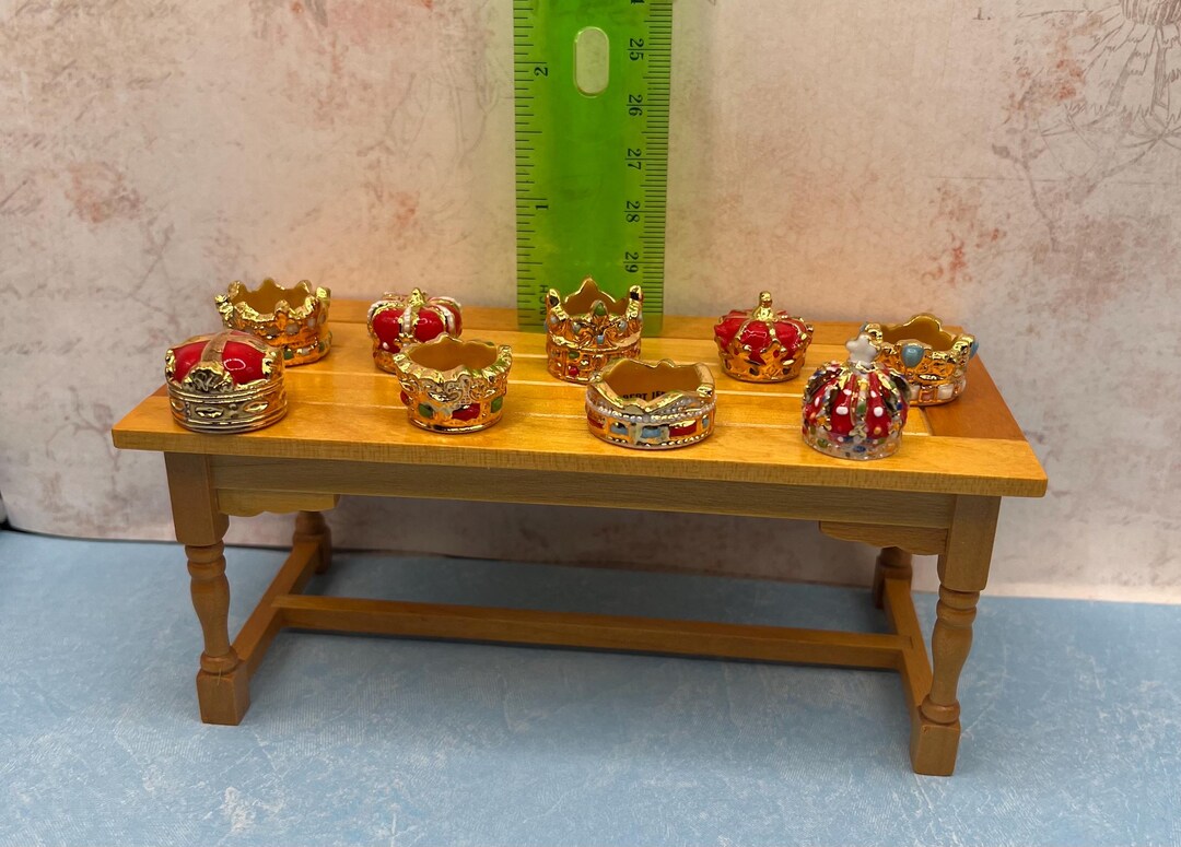 Tiny Crowns: Famous Kings Replicas Golden Crowns Royalty Royal ...