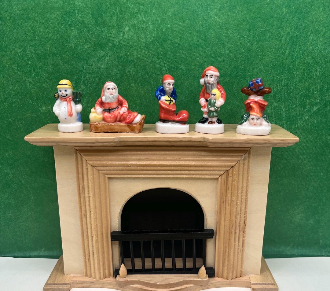 Tiny Christmas Holiday Elves: Santa's Workshop Figurines Santa Claus ...