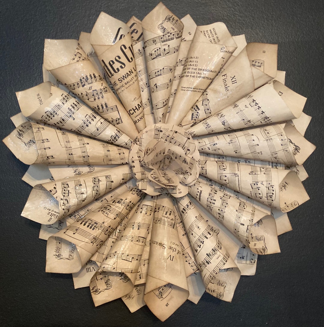 Large 18 Sheet Classical Music Paper Wreath Swan Lake for Music Lovers ...