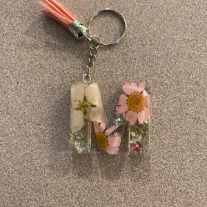 Resin Letter Keychain, Floral Letter Keychain, Dried Flower Letter ...